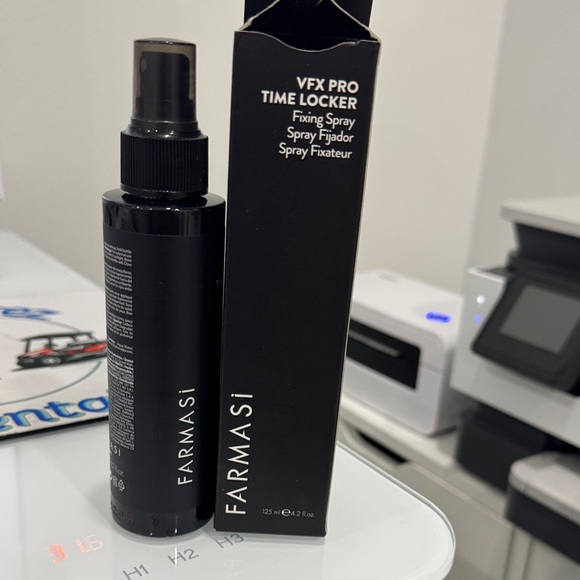 Farmasi | Makeup | Farmasi Vfx Pro Fixing Spray In Black | Poshmark